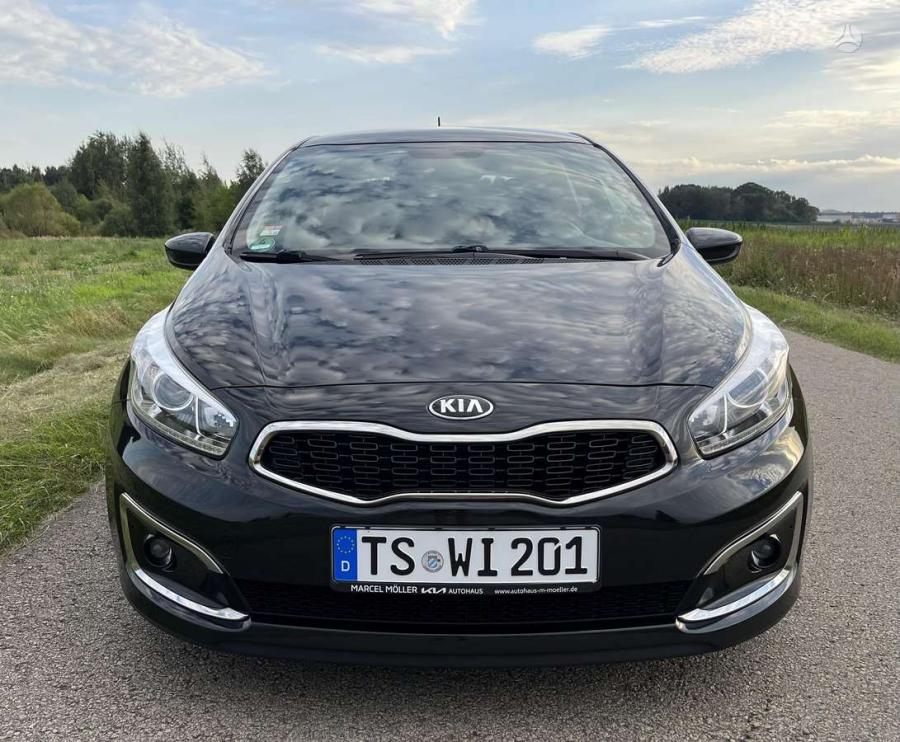Melns Kia Ceed 2016 Panevēža, ar dzinēja tilpumu 1.00 L un nobraukumu 127 tūkst. km par 6500 €, foto 3 vietnē AUTOMOTO.COM.LV