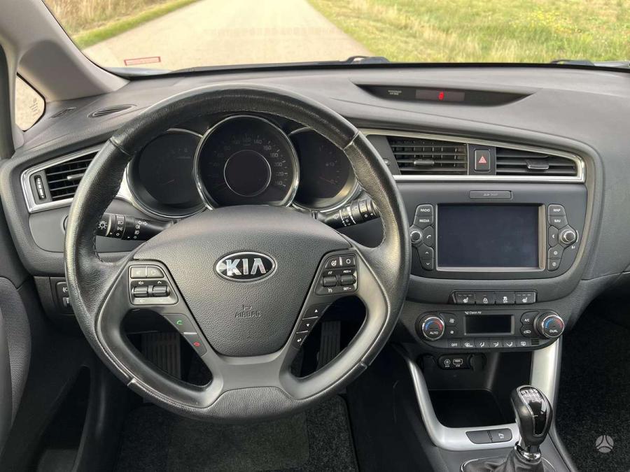 Melns Kia Ceed 2016 Panevēža, ar dzinēja tilpumu 1.00 L un nobraukumu 127 tūkst. km par 6500 €, foto 12 vietnē AUTOMOTO.COM.LV
