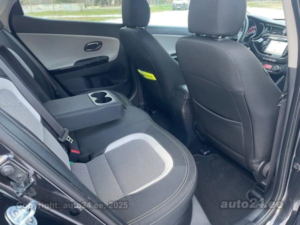 Black Kia Ceed 2017 in Tallinn, with an engine capacity of 1.60 L and mileage of 127 thousand km for 8990 €, photo 11 on AUTOMOTO.COM.LV