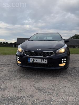 Black Kia Ceed 2017 in Valka, with an engine capacity of 1.60 L and mileage of 208 thousand km for 6200 €, photo 4 on AUTOMOTO.COM.LV