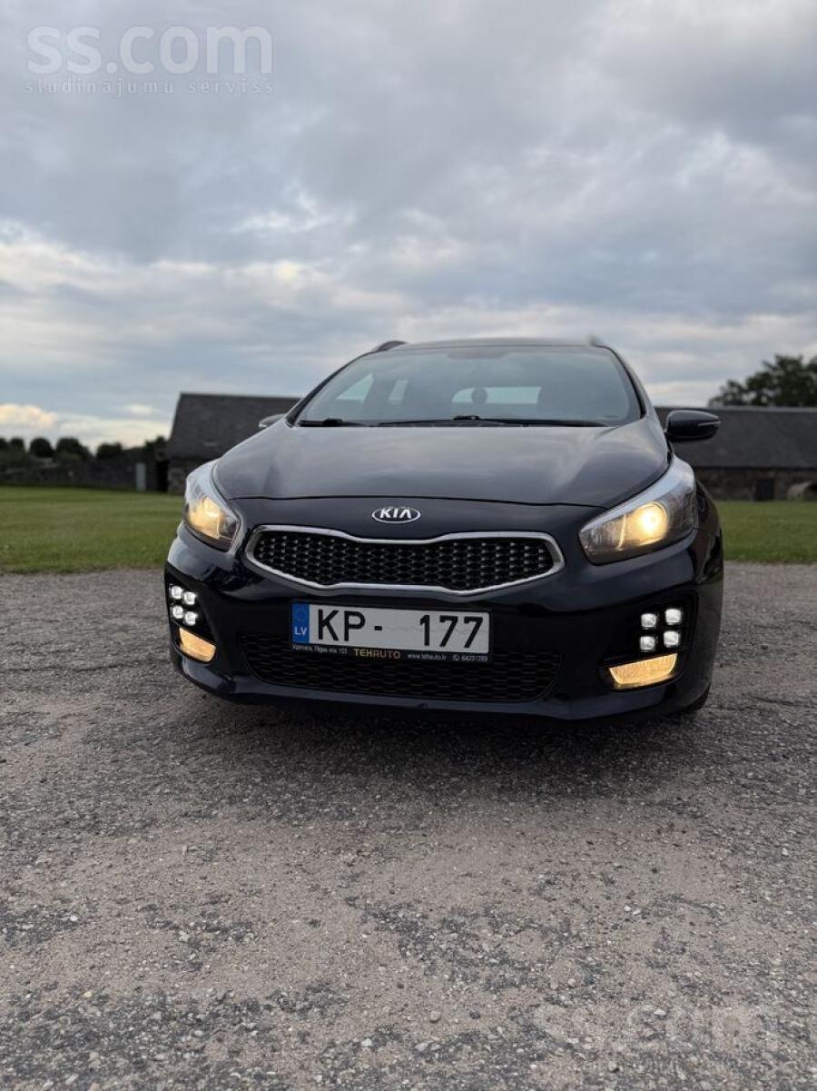 Black Kia Ceed 2017 in Valka, with an engine capacity of 1.60 L and mileage of 208 thousand km for 6200 €, photo 4 on AUTOMOTO.COM.LV