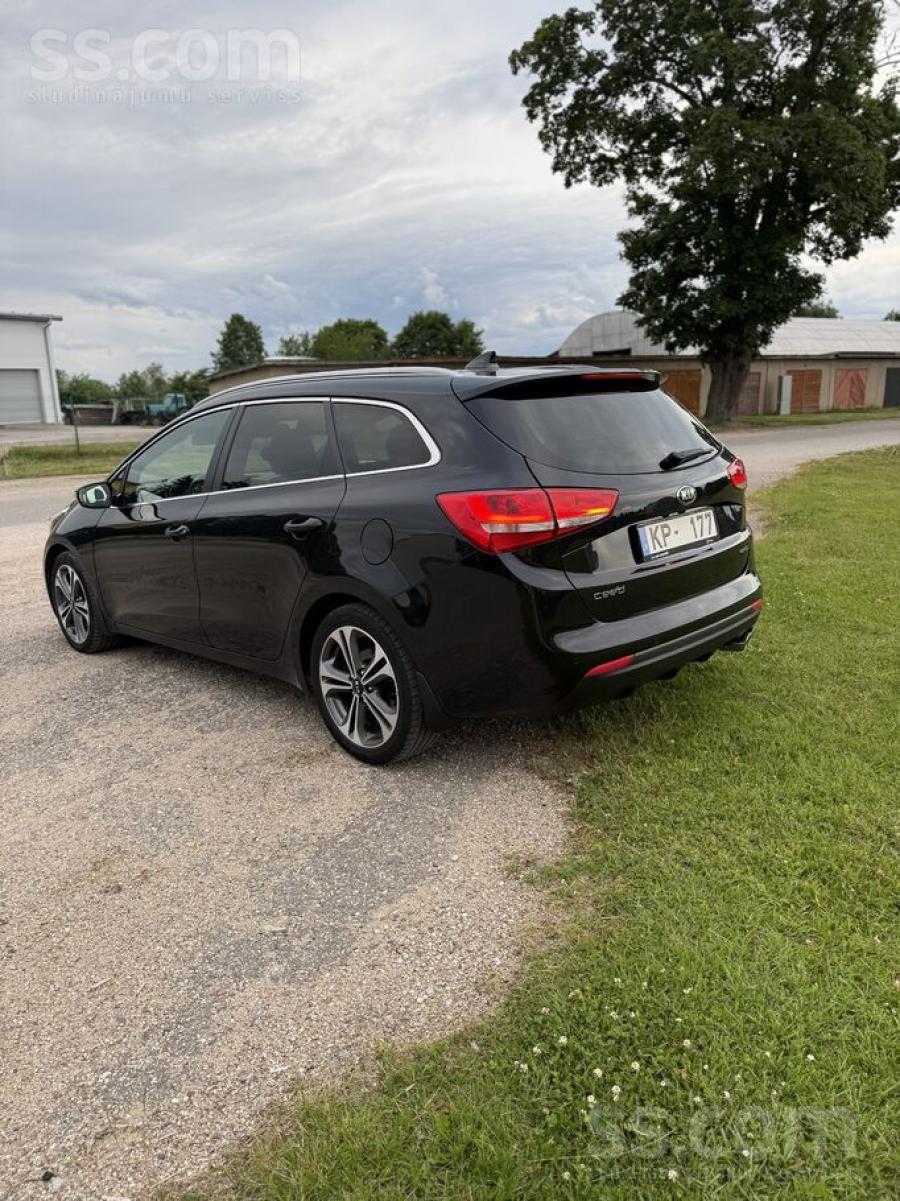 Black Kia Ceed 2017 in Valka, with an engine capacity of 1.60 L and mileage of 208 thousand km for 6200 €, photo 8 on AUTOMOTO.COM.LV