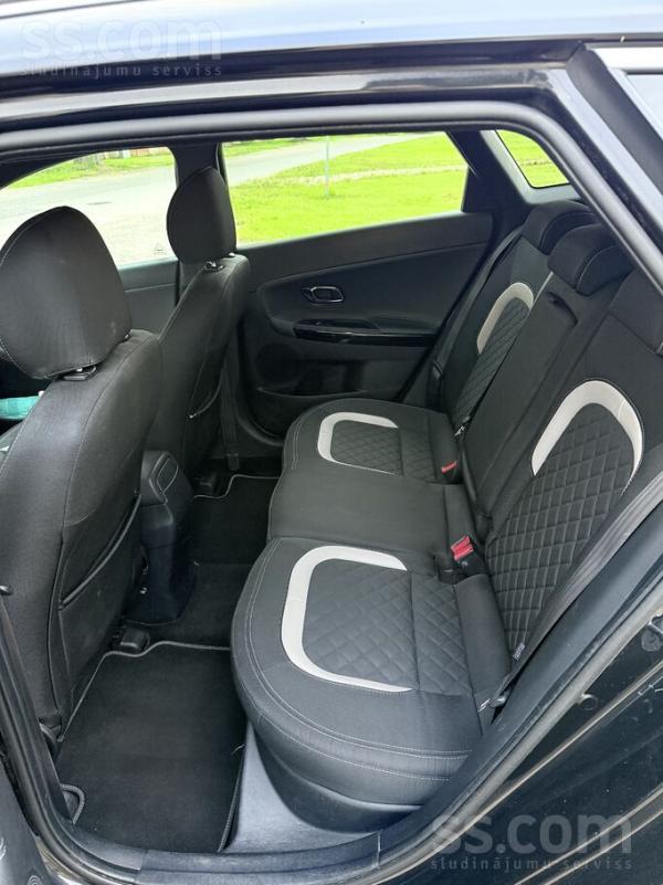 Black Kia Ceed 2017 in Valka, with an engine capacity of 1.60 L and mileage of 208 thousand km for 6200 €, photo 8 on AUTOMOTO.COM.LV