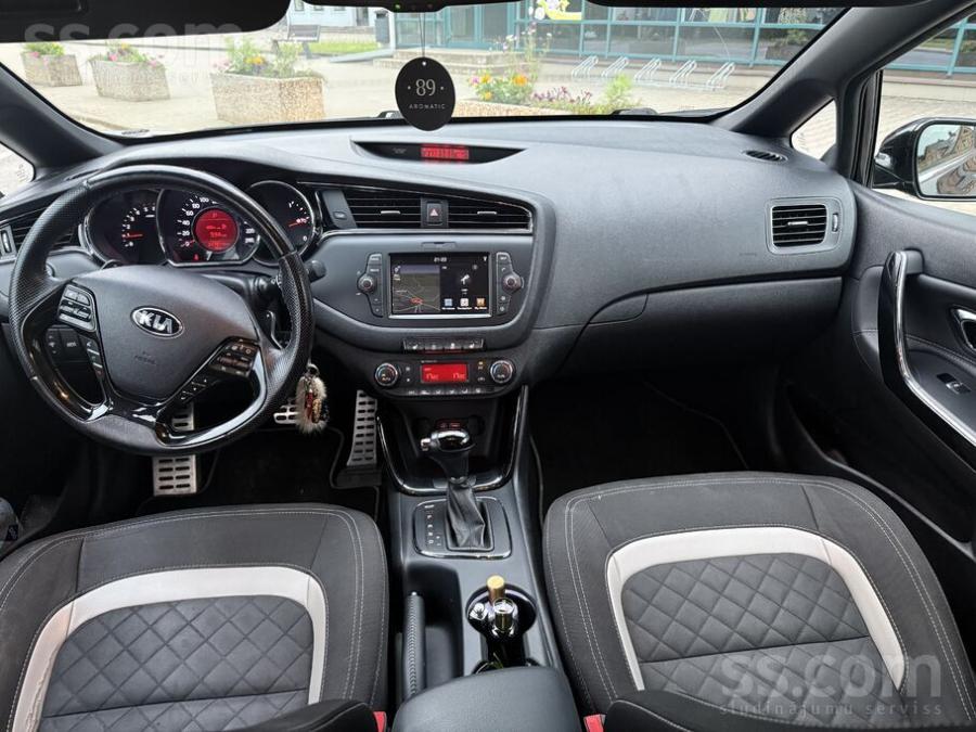 Black Kia Ceed 2017 in Valka, with an engine capacity of 1.60 L and mileage of 208 thousand km for 6200 €, photo 11 on AUTOMOTO.COM.LV