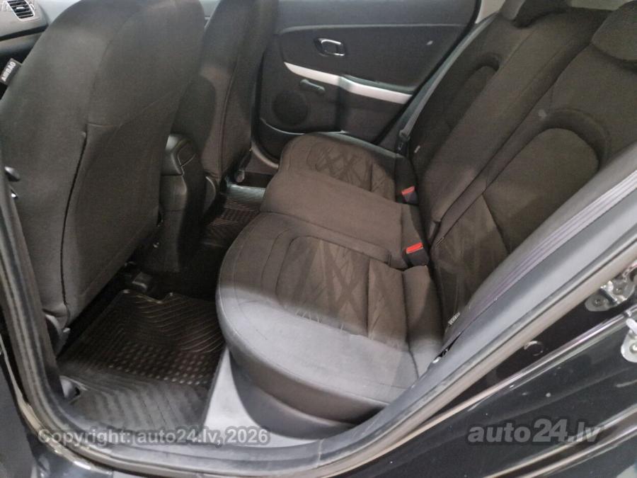 Melns Kia Ceed 2017 Hāpsalu, ar dzinēja tilpumu 1.60 L un nobraukumu 177 tūkst. km par 7200 €, foto 24 vietnē AUTOMOTO.COM.LV