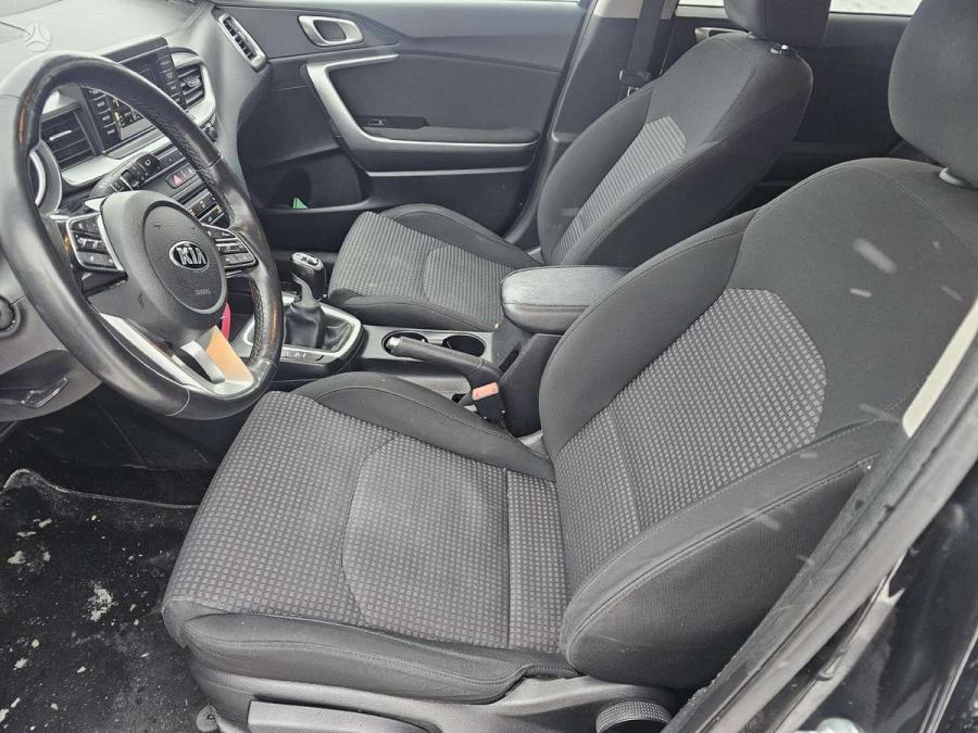 Black Kia Ceed 2019 in Kaunas, with an engine capacity of 1.40 L and mileage of 141 thousand km for 7999 €, photo 16 on AUTOMOTO.COM.LV