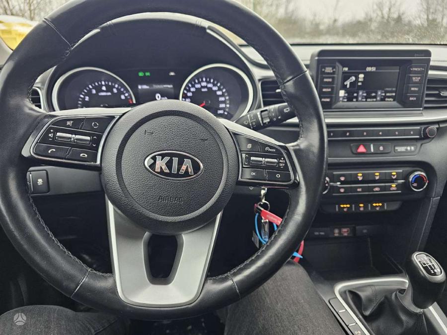 Black Kia Ceed 2019 in Kaunas, with an engine capacity of 1.40 L and mileage of 141 thousand km for 7999 €, photo 22 on AUTOMOTO.COM.LV