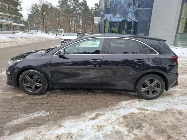 Black Kia Ceed 2019 in Vilnius, with an engine capacity of 1.35 L and mileage of 161 thousand km for 10400 €, photo 8 on AUTOMOTO.COM.LV