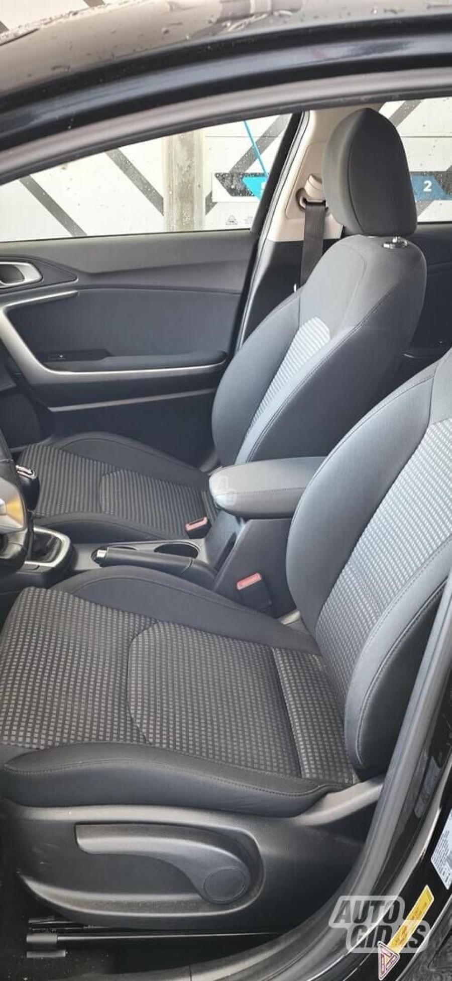 Black Kia Ceed 2019 in Klaipeda, with an engine capacity of 1.40 L and mileage of 25 thousand km for 14100 €, photo 13 on AUTOMOTO.COM.LV
