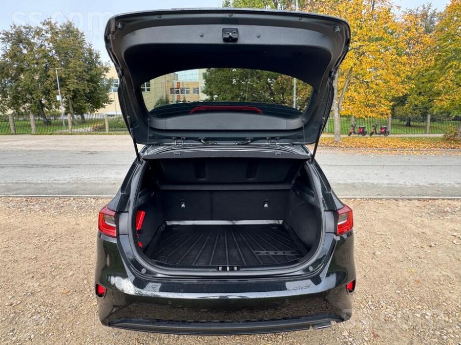 Black Kia Ceed 2019 in Riga, with an engine capacity of 1.40 L and mileage of 92 thousand km for 13000 €, photo 5 on AUTOMOTO.COM.LV