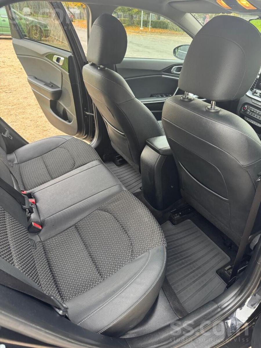 Black Kia Ceed 2019 in Riga, with an engine capacity of 1.40 L and mileage of 92 thousand km for 13000 €, photo 7 on AUTOMOTO.COM.LV