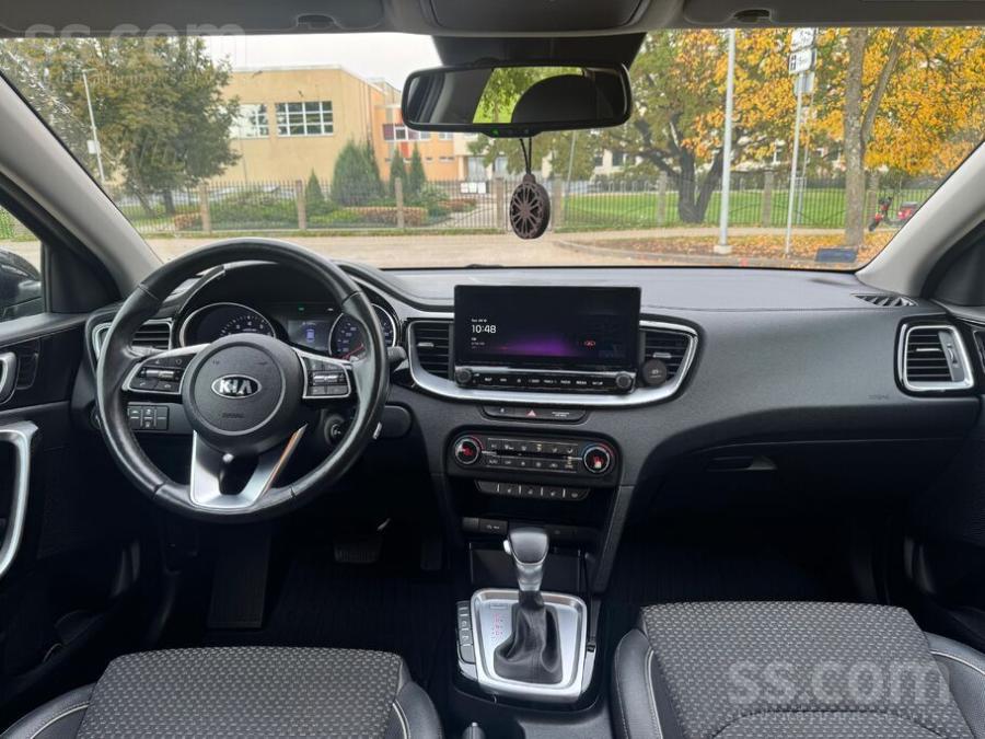 Black Kia Ceed 2019 in Riga, with an engine capacity of 1.40 L and mileage of 92 thousand km for 13000 €, photo 8 on AUTOMOTO.COM.LV