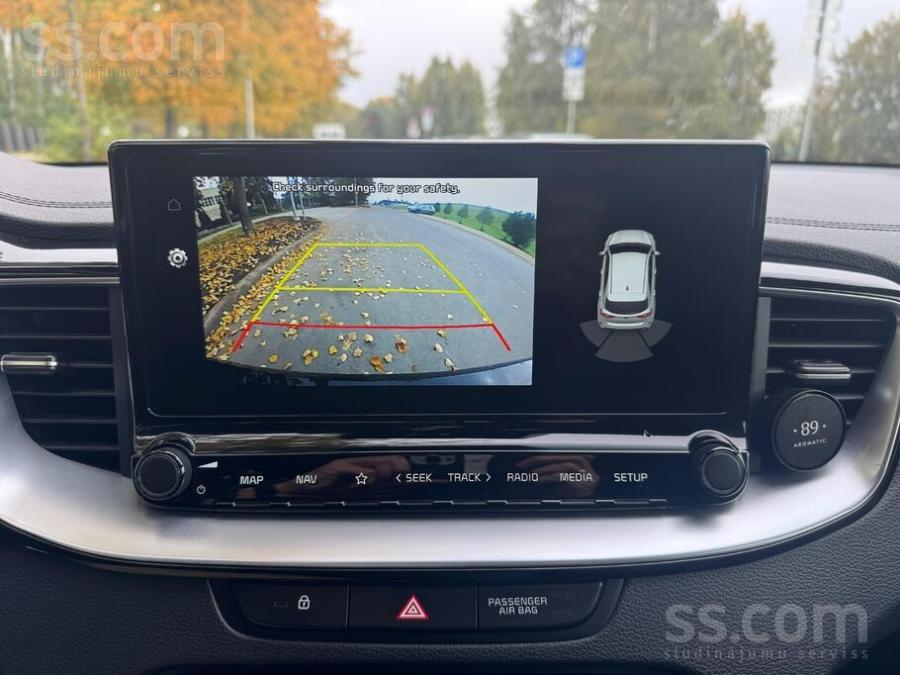 Black Kia Ceed 2019 in Riga, with an engine capacity of 1.40 L and mileage of 92 thousand km for 13000 €, photo 10 on AUTOMOTO.COM.LV