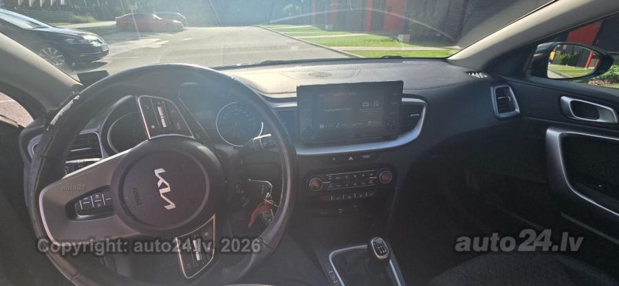 Black Kia Ceed 2022 in Tallinn, with an engine capacity of 1.50 L and mileage of 52 thousand km for 16000 €, photo 7 on AUTOMOTO.COM.LV