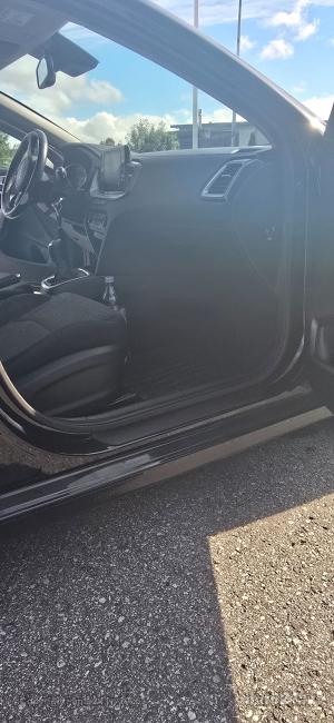 Black Kia Ceed 2022 in Tallinn, with an engine capacity of 1.50 L and mileage of 52 thousand km for 16000 €, photo 12 on AUTOMOTO.COM.LV