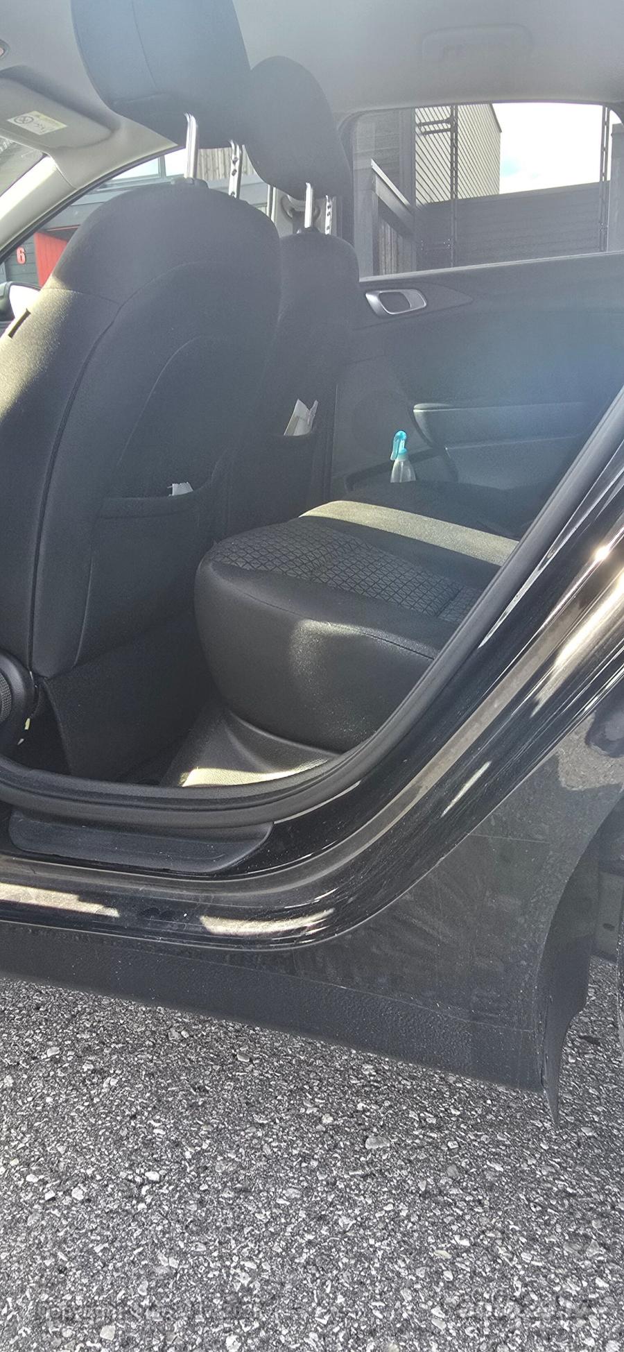 Black Kia Ceed 2022 in Tallinn, with an engine capacity of 1.50 L and mileage of 52 thousand km for 16000 €, photo 16 on AUTOMOTO.COM.LV
