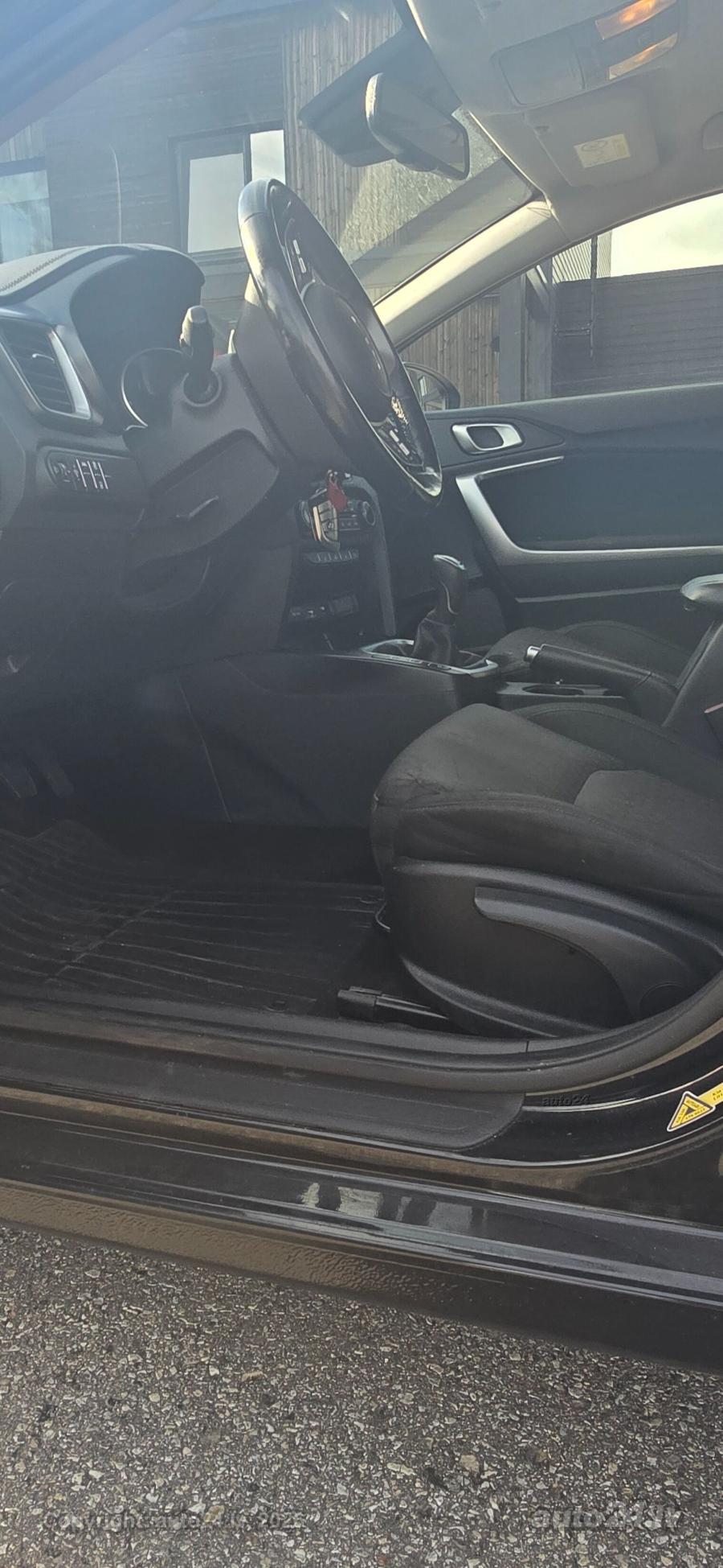 Black Kia Ceed 2022 in Tallinn, with an engine capacity of 1.50 L and mileage of 52 thousand km for 16000 €, photo 17 on AUTOMOTO.COM.LV