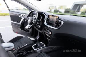 Melns Kia Ceed 2022 Tallina, ar dzinēja tilpumu 1.50 L un nobraukumu 52 tūkst. km par 12990 €, foto 12 vietnē AUTOMOTO.COM.LV