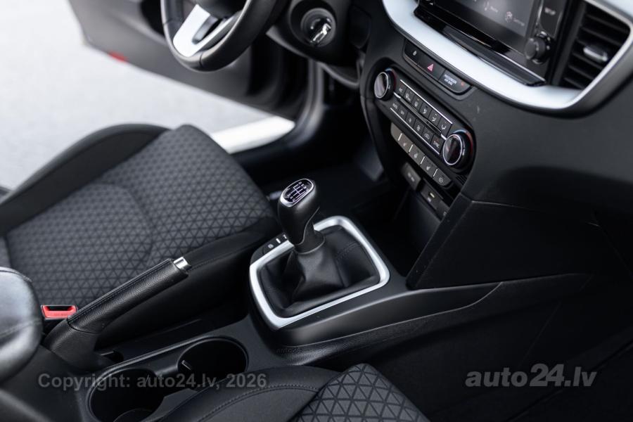 Melns Kia Ceed 2022 Tallina, ar dzinēja tilpumu 1.50 L un nobraukumu 52 tūkst. km par 12990 €, foto 13 vietnē AUTOMOTO.COM.LV