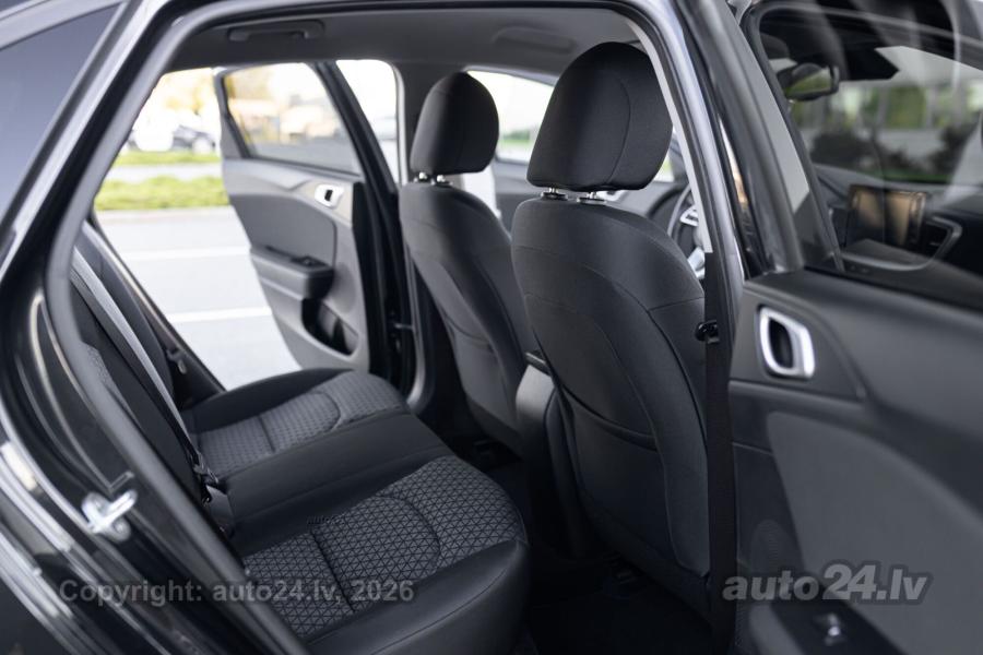 Melns Kia Ceed 2022 Tallina, ar dzinēja tilpumu 1.50 L un nobraukumu 52 tūkst. km par 12990 €, foto 14 vietnē AUTOMOTO.COM.LV