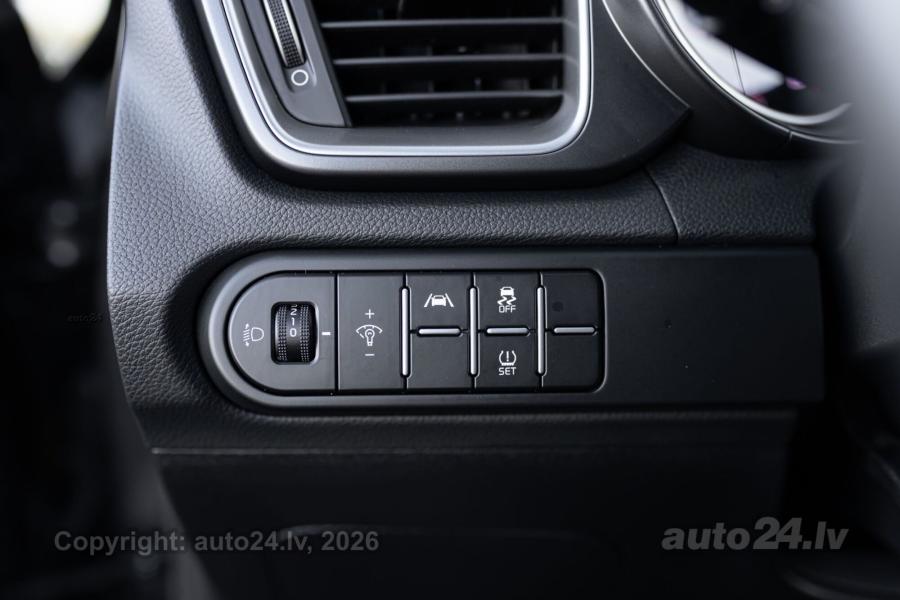 Melns Kia Ceed 2022 Tallina, ar dzinēja tilpumu 1.50 L un nobraukumu 52 tūkst. km par 12990 €, foto 16 vietnē AUTOMOTO.COM.LV