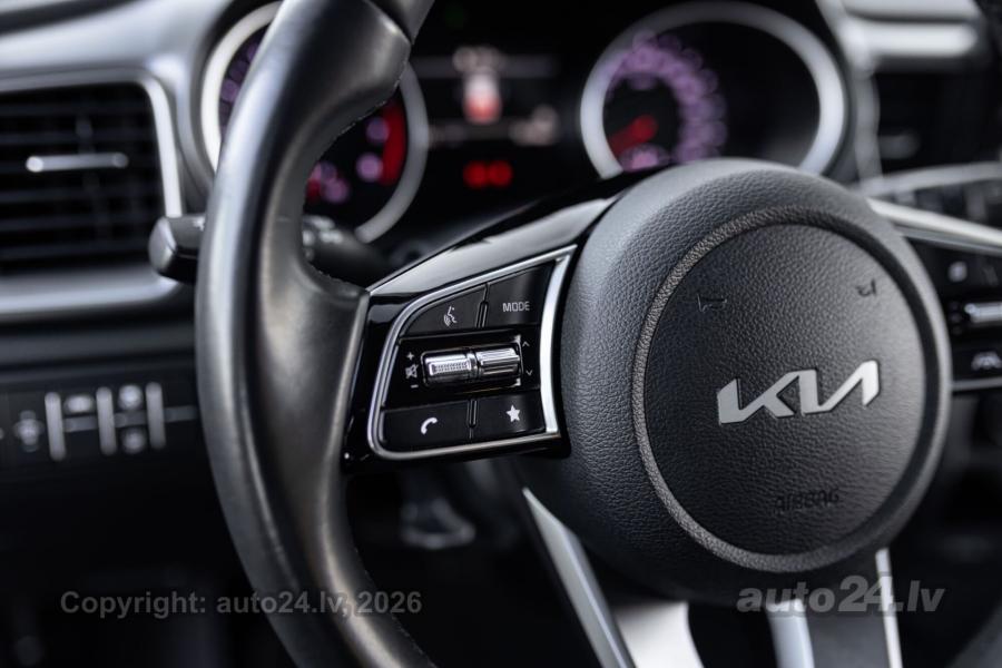 Melns Kia Ceed 2022 Tallina, ar dzinēja tilpumu 1.50 L un nobraukumu 52 tūkst. km par 12990 €, foto 20 vietnē AUTOMOTO.COM.LV