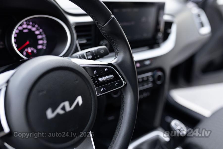 Melns Kia Ceed 2022 Tallina, ar dzinēja tilpumu 1.50 L un nobraukumu 52 tūkst. km par 12990 €, foto 21 vietnē AUTOMOTO.COM.LV