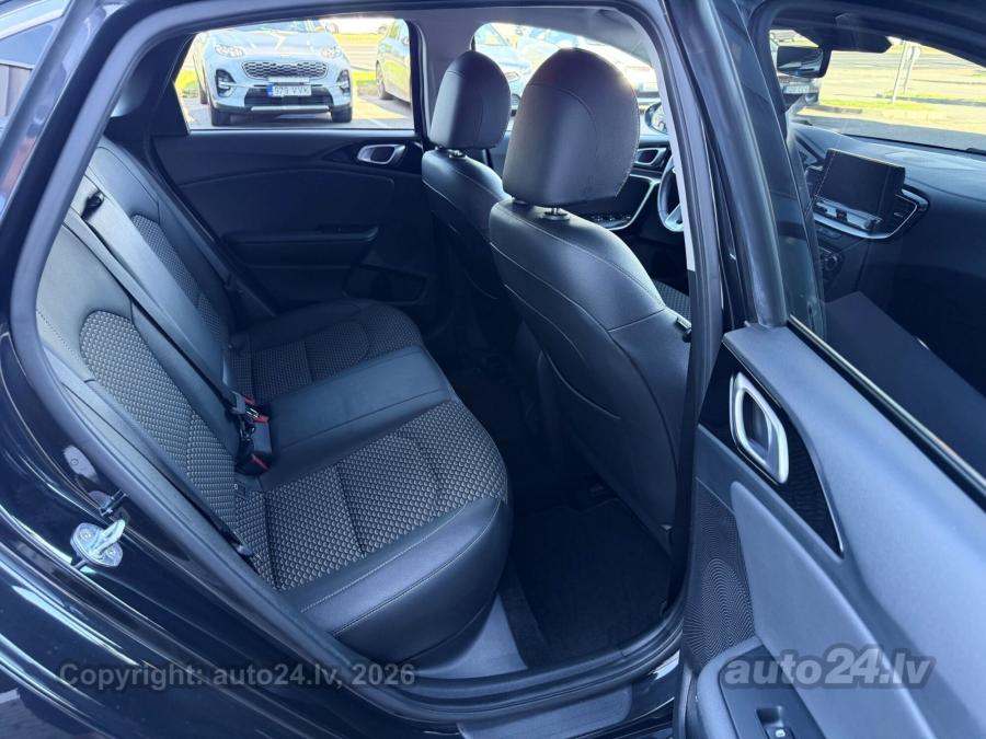 Melns Kia Ceed 2023 Tallina, ar dzinēja tilpumu 1.50 L un nobraukumu 51 tūkst. km par 19900 €, foto 6 vietnē AUTOMOTO.COM.LV