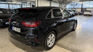 Black Kia Ceed 2024 in Riga, with an engine capacity of 1.50 L and mileage of 31 thousand km for 18500 €, photo 5 on AUTOMOTO.COM.LV