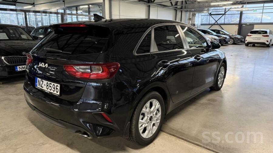 Black Kia Ceed 2024 in Riga, with an engine capacity of 1.50 L and mileage of 31 thousand km for 18500 €, photo 5 on AUTOMOTO.COM.LV