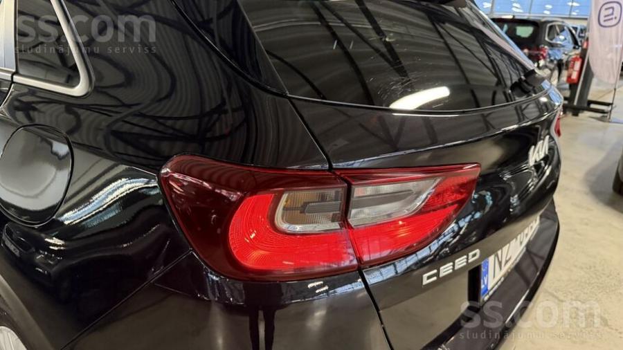Black Kia Ceed 2024 in Riga, with an engine capacity of 1.50 L and mileage of 31 thousand km for 18500 €, photo 10 on AUTOMOTO.COM.LV