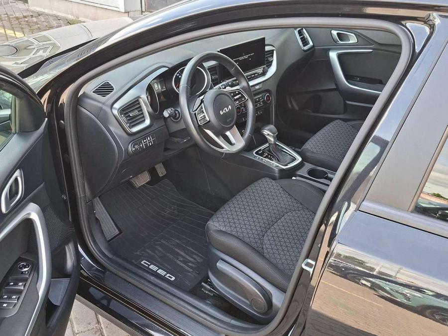 Black Kia Ceed 2024 in Vilnius, with an engine capacity of 1.48 L and mileage of 33 thousand km for 18500 €, photo 8 on AUTOMOTO.COM.LV