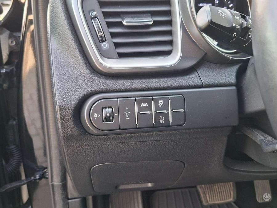 Black Kia Ceed 2024 in Vilnius, with an engine capacity of 1.48 L and mileage of 33 thousand km for 18500 €, photo 15 on AUTOMOTO.COM.LV