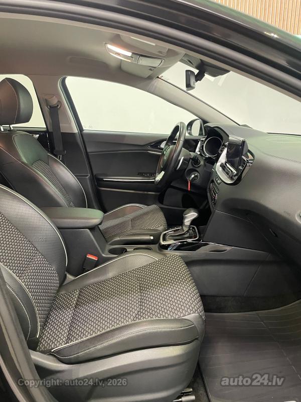 Melns Kia Ceed 2024 Tallina, ar dzinēja tilpumu 1.50 L un nobraukumu 40 tūkst. km par 22990 €, foto 10 vietnē AUTOMOTO.COM.LV