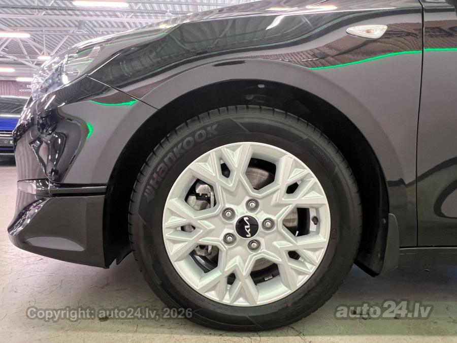 Melns Kia Ceed 2025 Tallina, ar dzinēja tilpumu 1.48 L un nobraukumu 34 tūkst. km par 19990 €, foto 6 vietnē AUTOMOTO.COM.LV