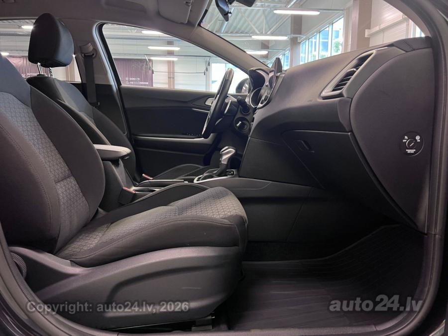 Melns Kia Ceed 2025 Tallina, ar dzinēja tilpumu 1.48 L un nobraukumu 34 tūkst. km par 19990 €, foto 12 vietnē AUTOMOTO.COM.LV