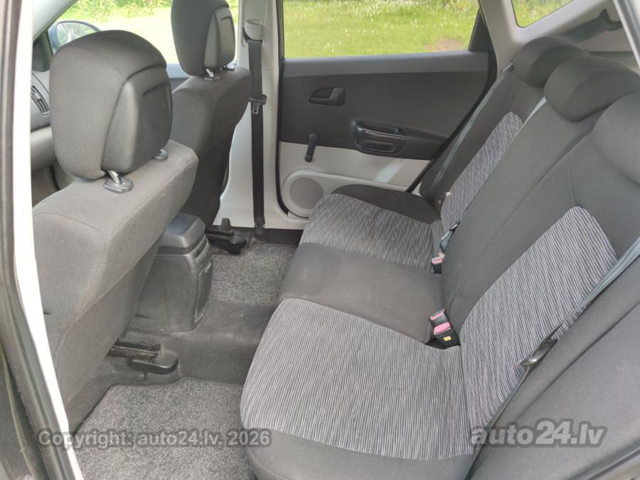Melns Kia Ceed 2007 Tallina, ar dzinēja tilpumu 1.60 L un nobraukumu 248 tūkst. km par 2000 €, foto 7 vietnē AUTOMOTO.COM.LV