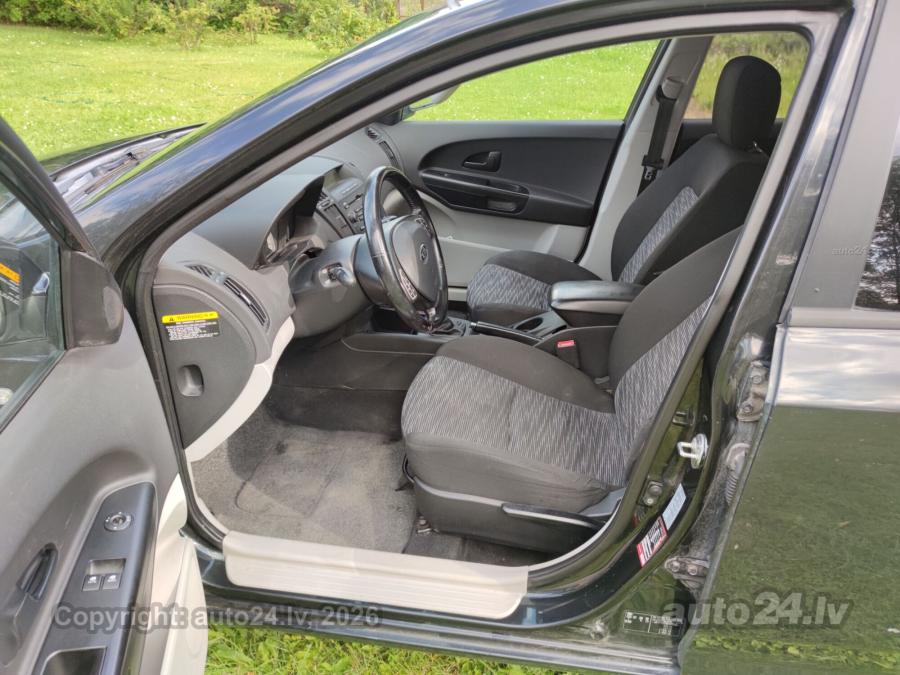 Melns Kia Ceed 2007 Tallina, ar dzinēja tilpumu 1.60 L un nobraukumu 248 tūkst. km par 2000 €, foto 10 vietnē AUTOMOTO.COM.LV
