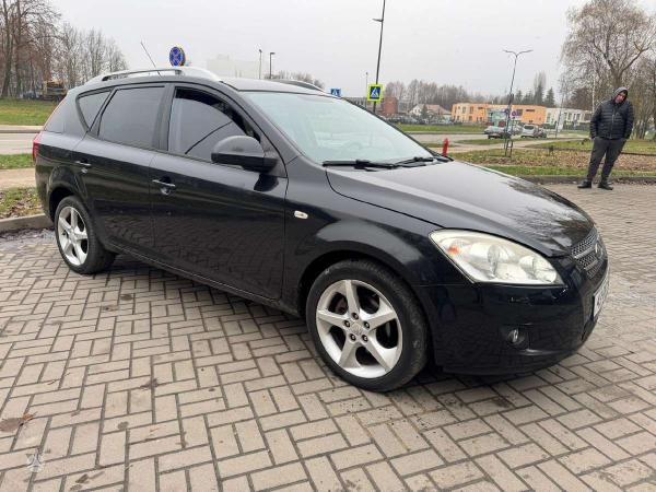 Black Kia Ceed 2008 in Kaunas, with an engine capacity of 1.58 L and mileage of 288 thousand km for 2250 €, photo 4 on AUTOMOTO.COM.LV