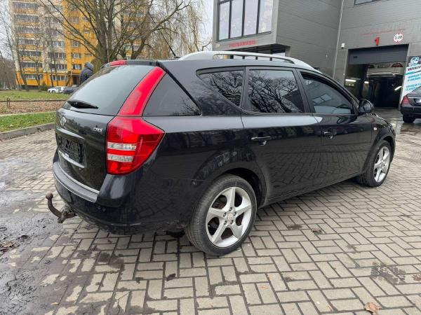 Black Kia Ceed 2008 in Kaunas, with an engine capacity of 1.58 L and mileage of 288 thousand km for 2250 €, photo 6 on AUTOMOTO.COM.LV