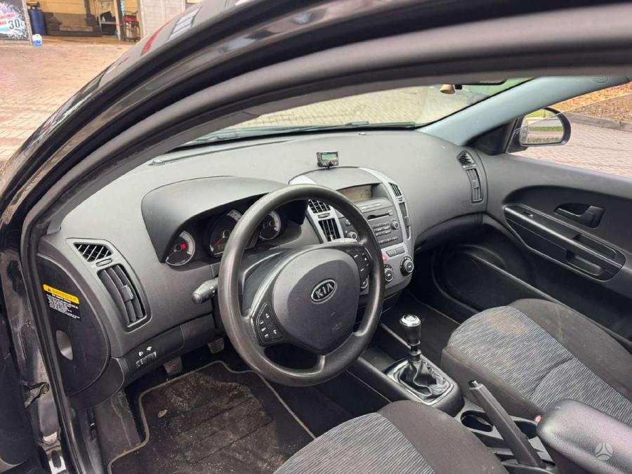 Melns Kia Ceed 2008 Kauņa, ar dzinēja tilpumu 1.58 L un nobraukumu 288 tūkst. km par 2250 €, foto 11 vietnē AUTOMOTO.COM.LV