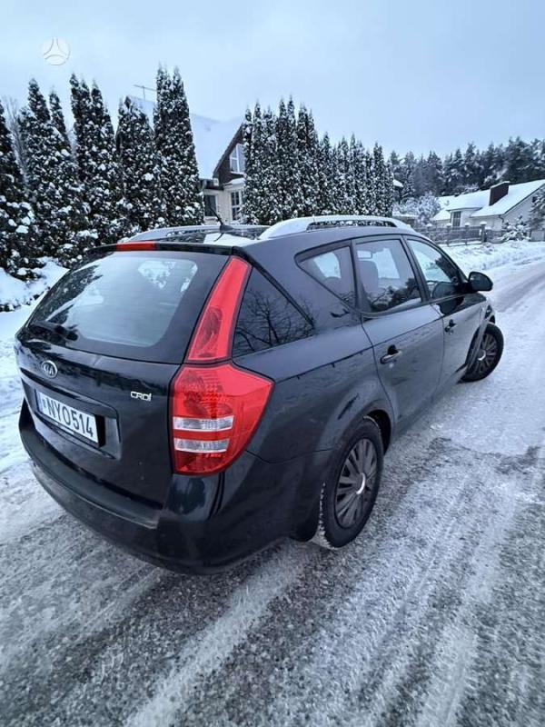 Black Kia Ceed 2008 in Vilnius, with an engine capacity of 1.60 L and mileage of 247 thousand km for 2400 €, photo 5 on AUTOMOTO.COM.LV