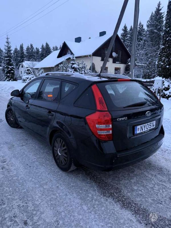Black Kia Ceed 2008 in Vilnius, with an engine capacity of 1.60 L and mileage of 247 thousand km for 2400 €, photo 6 on AUTOMOTO.COM.LV