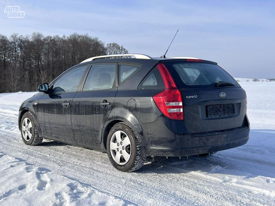 Black Kia Ceed 2008 in Marijampole, with an engine capacity of 1.40 L and mileage of 224 thousand km for 2000 €, photo 3 on AUTOMOTO.COM.LV