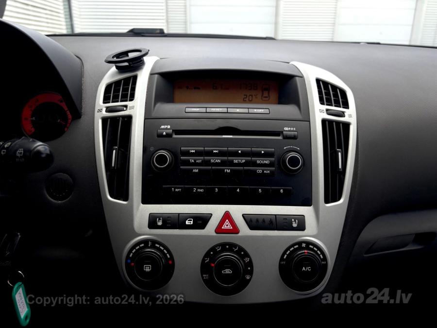 Melns Kia Ceed 2008 Tallina, ar dzinēja tilpumu 1.60 L un nobraukumu 370 tūkst. km par 2099 €, foto 14 vietnē AUTOMOTO.COM.LV