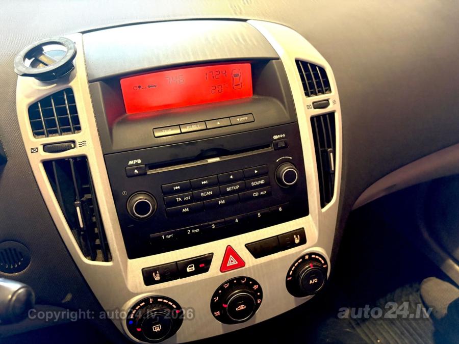 Melns Kia Ceed 2008 Tallina, ar dzinēja tilpumu 1.60 L un nobraukumu 370 tūkst. km par 2099 €, foto 17 vietnē AUTOMOTO.COM.LV