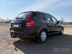 Melns Kia Ceed 2009 Daugavpils, ar dzinēja tilpumu 1.60 L un nobraukumu 276 tūkst. km par 2950 €, foto 6 vietnē AUTOMOTO.COM.LV