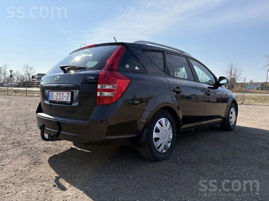 Melns Kia Ceed 2009 Daugavpils, ar dzinēja tilpumu 1.60 L un nobraukumu 276 tūkst. km par 2950 €, foto 6 vietnē AUTOMOTO.COM.LV