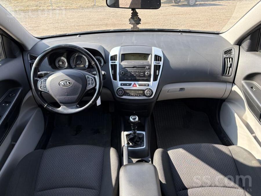 Melns Kia Ceed 2009 Daugavpils, ar dzinēja tilpumu 1.60 L un nobraukumu 276 tūkst. km par 2950 €, foto 10 vietnē AUTOMOTO.COM.LV