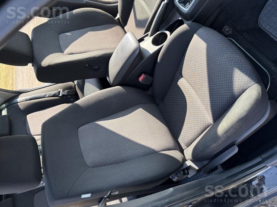 Melns Kia Ceed 2009 Daugavpils, ar dzinēja tilpumu 1.60 L un nobraukumu 276 tūkst. km par 2950 €, foto 25 vietnē AUTOMOTO.COM.LV